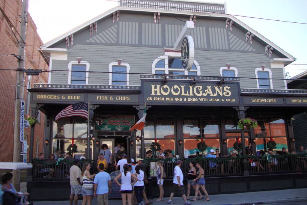 Hooligans Restaurant on Put in Bay Island | PIB Restaurants